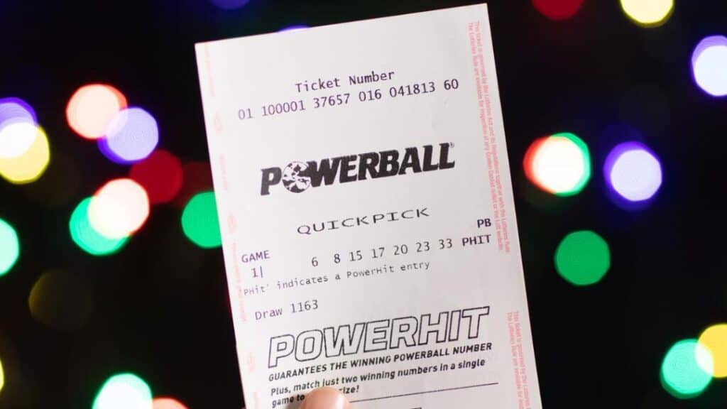 How $100 Million Powerball Winner Reacted To Winning Phone Call From ...