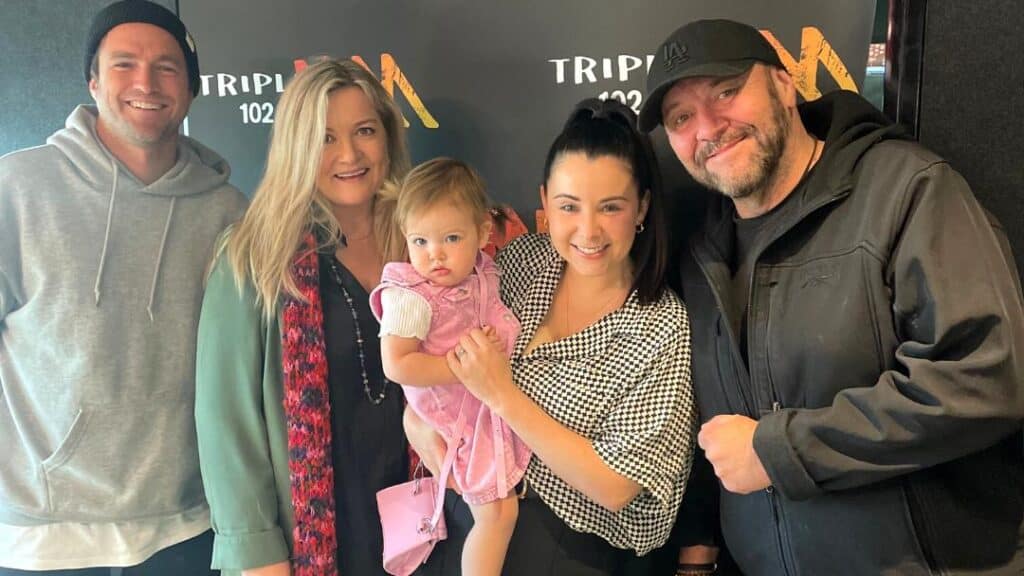 EP Nicky & Baby Mila Visit Tanya & Steve!