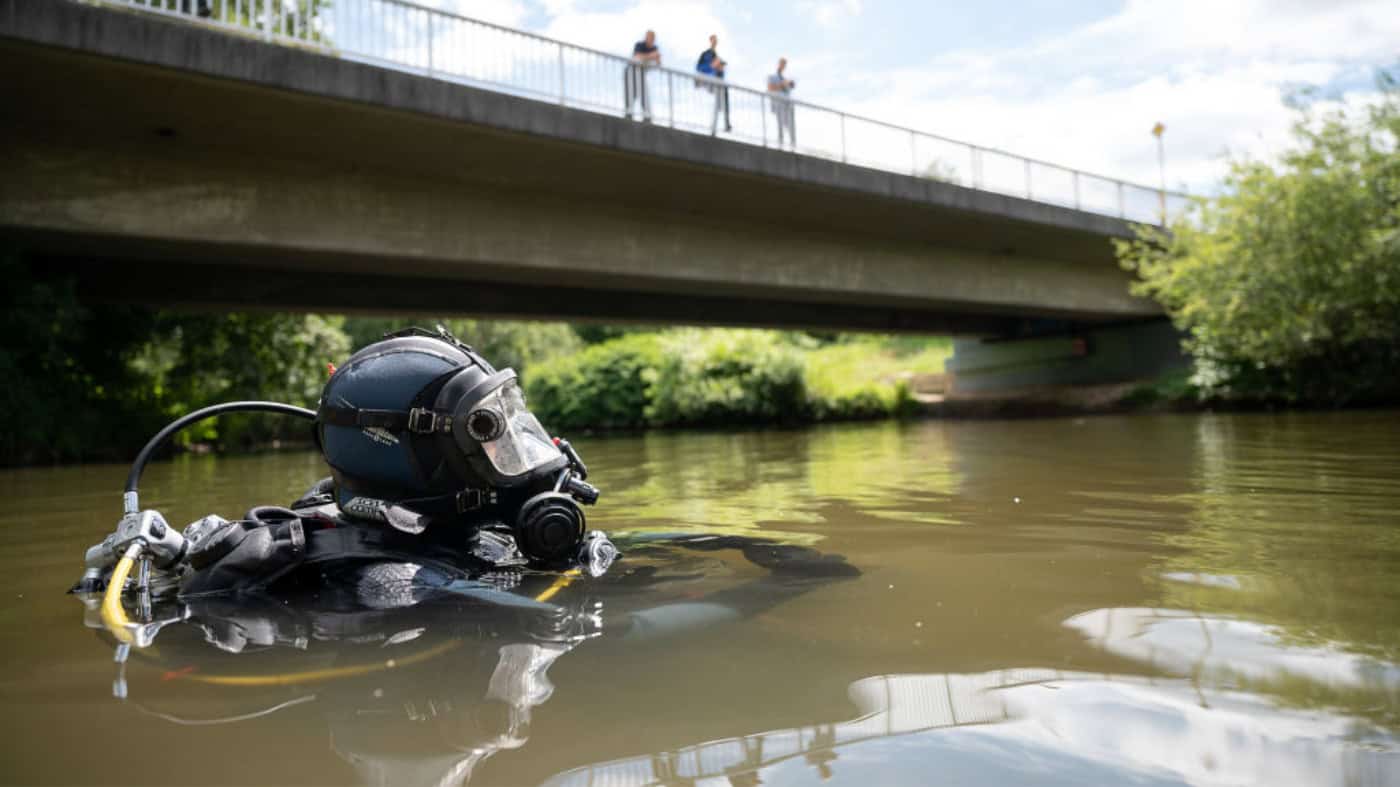 Below The Surface: How Forensic Divers Analyse Crime Scenes Underwater