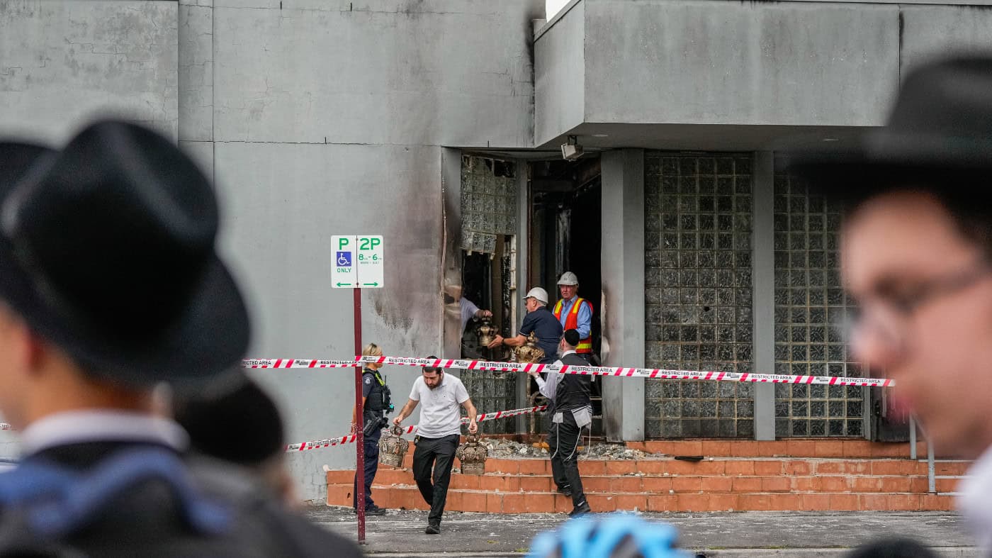 Anthony Albanese labels Melbourne synagogue firebombing as terrorism